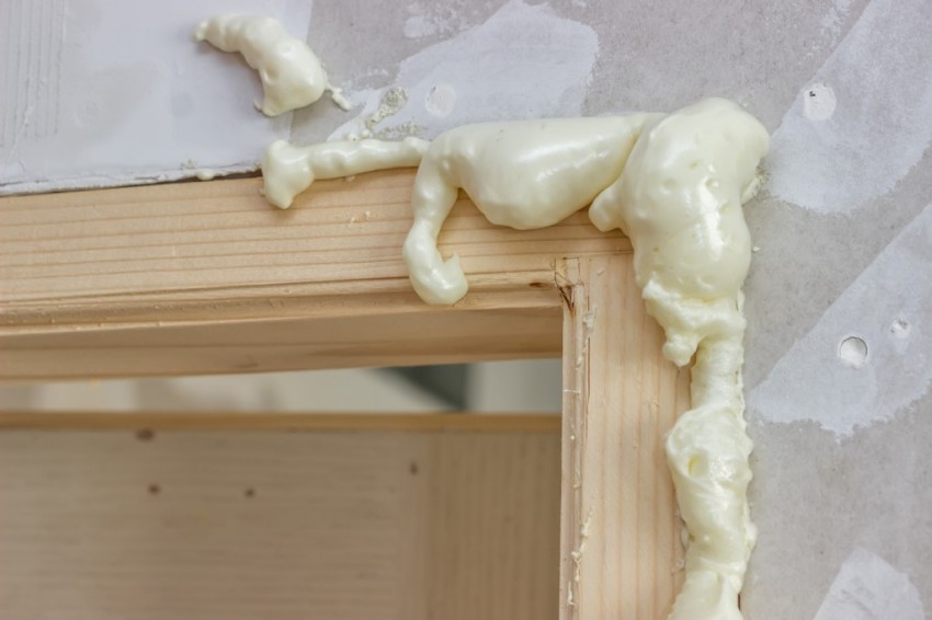 Mousse polyuréthane expansive : quand & comment l'utiliser