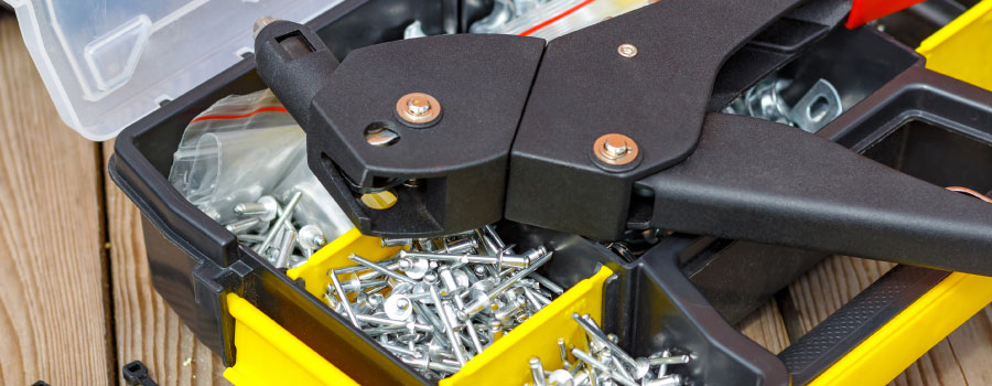 Comment poser un Rivet ? Méthode simple et facile