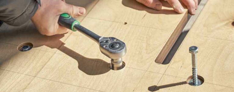 Tout Savoir sur le Tirefond : Définition, Utilité et Techniques de Fixation